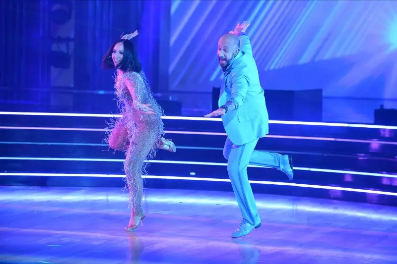 Dancing with the Stars Week 1 Partiture Danse Kostuums CHERYL BURKE, AJ MCLEAN