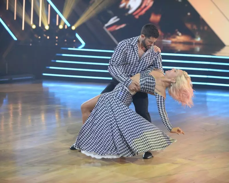 Dancing with the Stars Astea 1 Partiturak Dantzak Jantziak JESSE METCALFE, SHARNA BURGESS