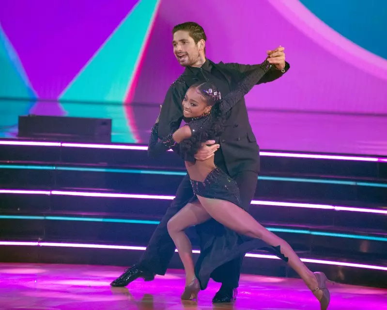 Dancing with the Stars Week 1 Partiture Danse Kostuums SKAI JACKSON, ALAN BERSTEN