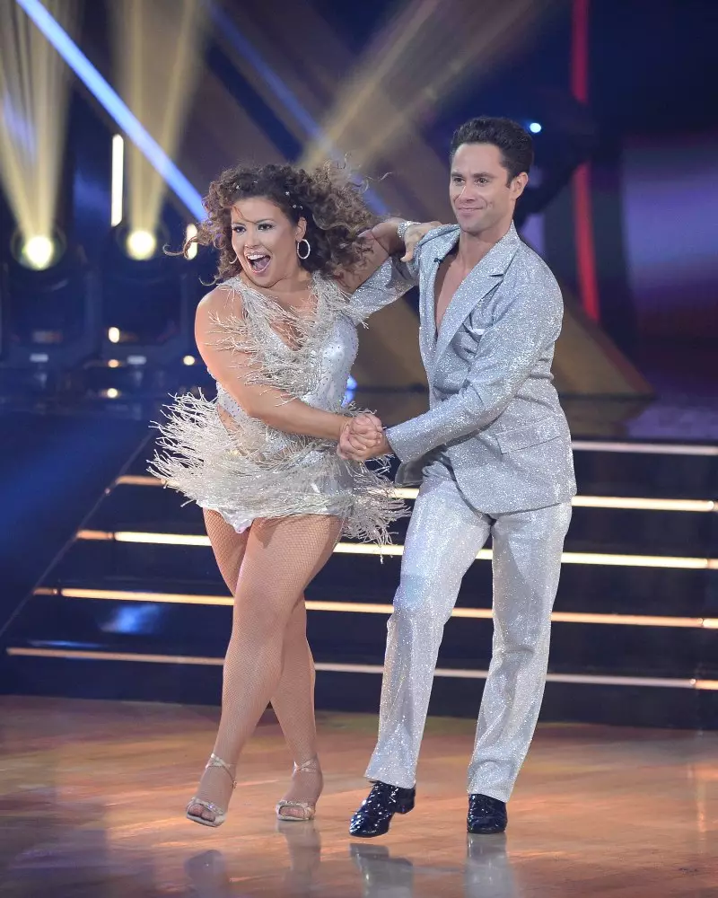 Šokiai su žvaigždėmis 1 savaitė Natų šokiai Kostiumai JUSTINA MACHADO, SASHA FARBER