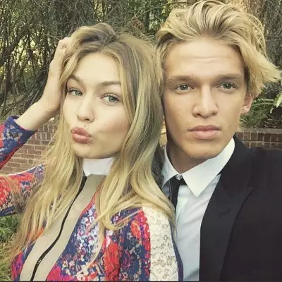 Cody Simpson og Gigi Hadid dater første kærlighed