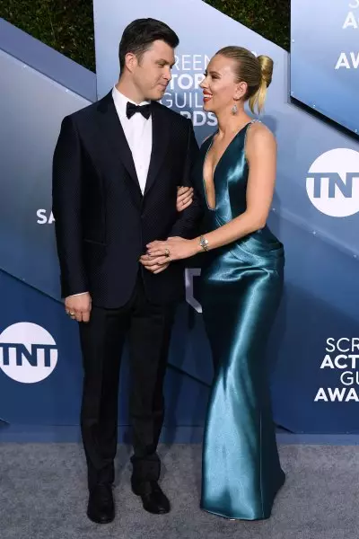 Scarlett Johanssonen alaba Rose 'Adores' aitaordea Colin Jost