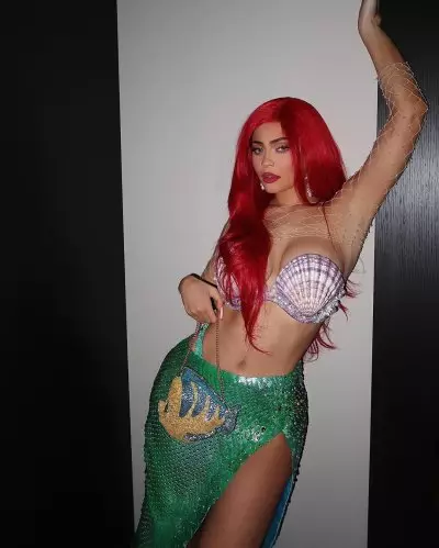 Halloweenský kostým Kylie Jenner Ariel Malá mořská víla