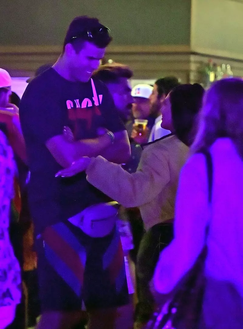 kris humphries mystery girl coachella 2019 weekend one