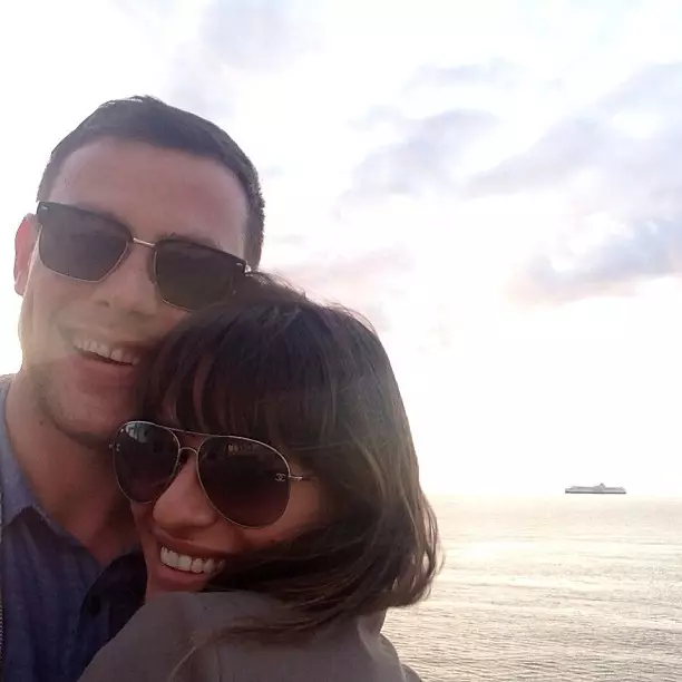 Lea Michele und Cory Monteith kuscheln sich für ein Selfie zusammen