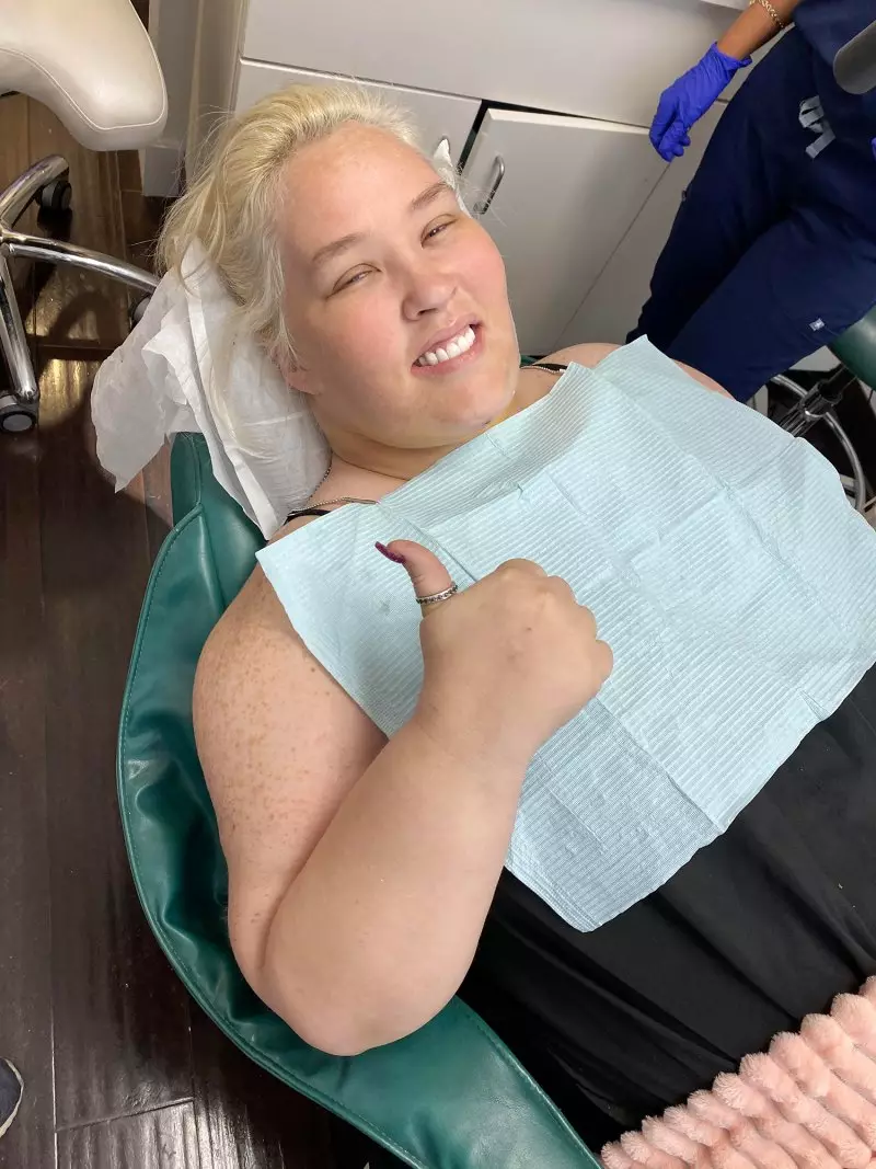 Mama June devwale nouvo renovasyon apre li fin sibi operasyon an plastik sou manton li: Gade gade li!