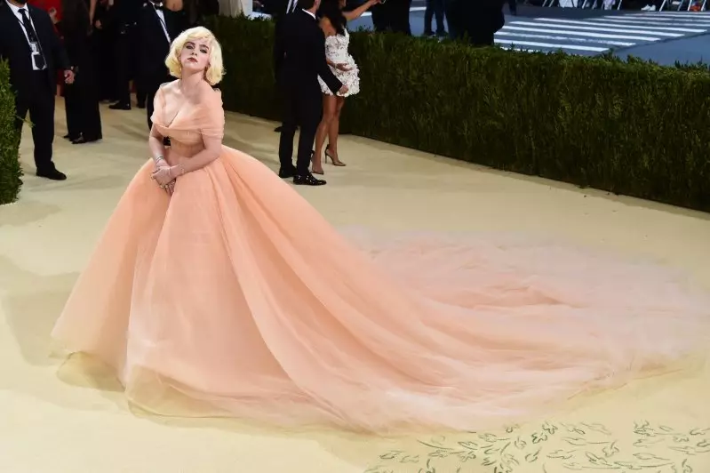 billie-eilish-berpakaian terbaik-terburuk-met-gala-2021