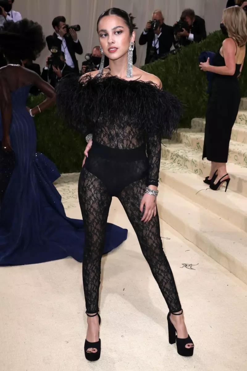 olivia-rodrigo-nejlépe-nejhůře-oblečené-met-gala-2021