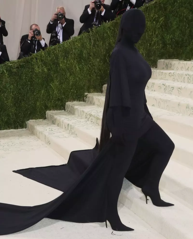 kim-kardashian-veshja më e mirë-më e keqe-met-gala-2021.