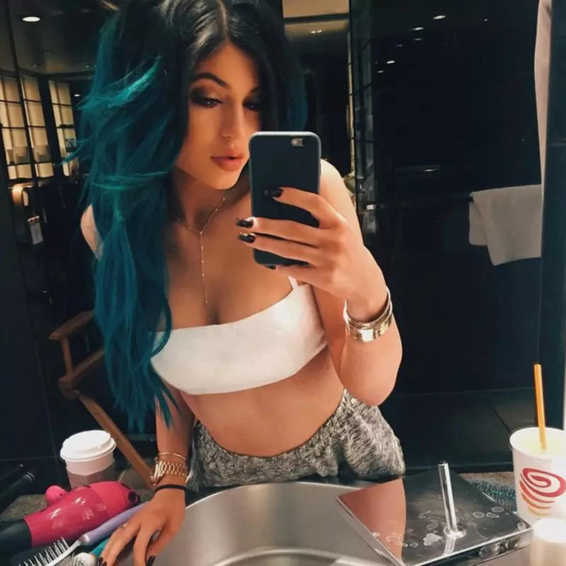 Kylie jenner boob job push up bra