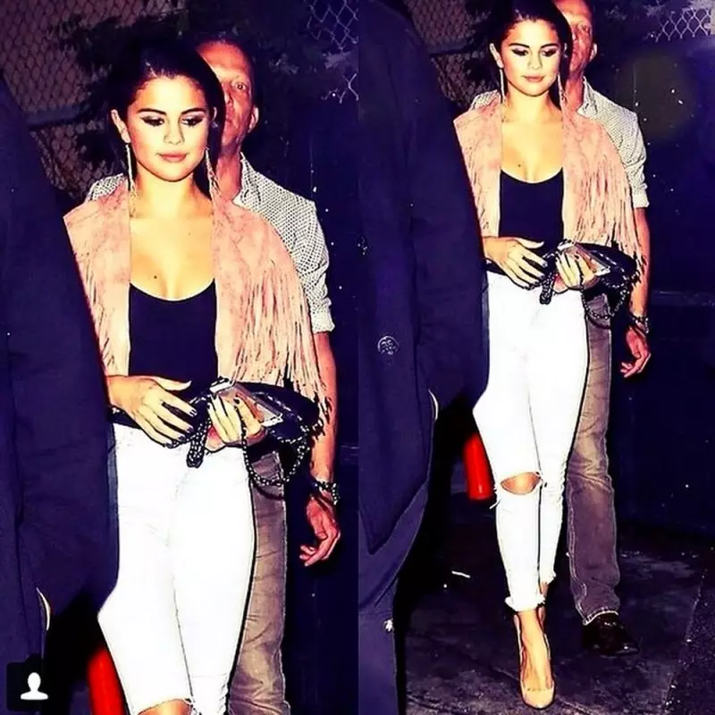 Sujetador pushup con escote de pechos de Selena Gomez