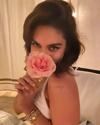 Vanessa-hudgens-dáta-oíche-ig