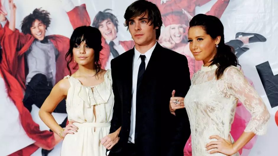 Ashley Tisdale, Zac Efron naVanessa Hudgens paRed Carpet