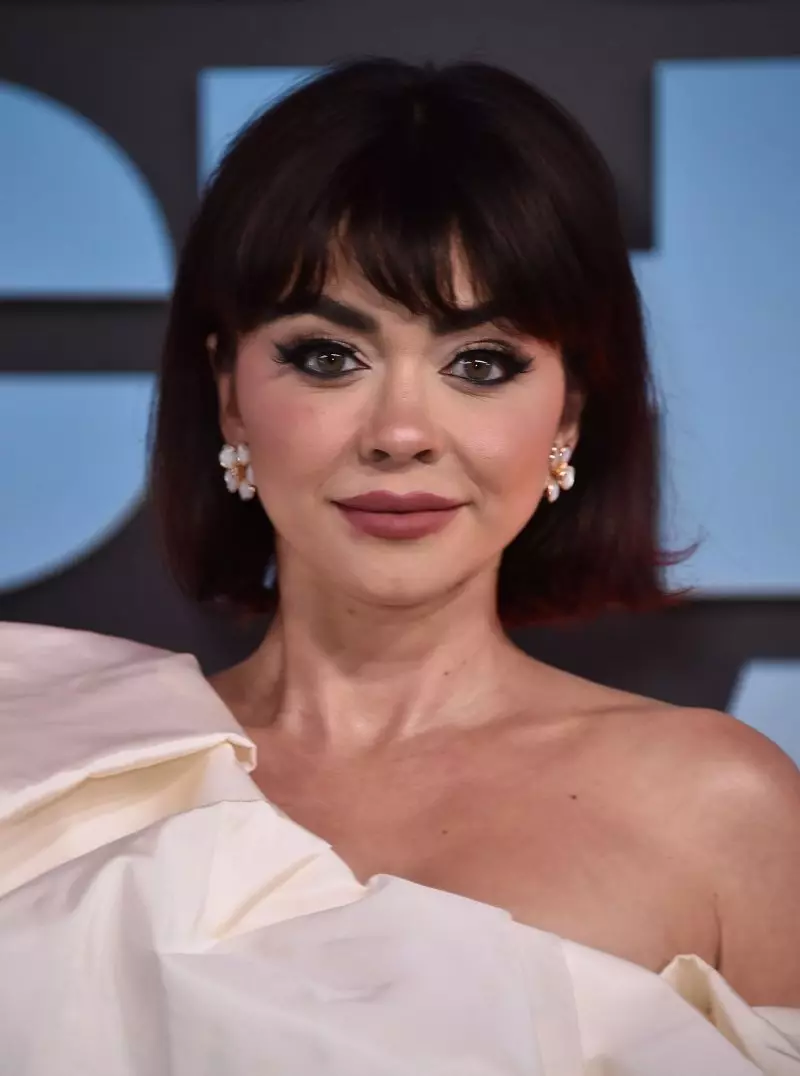 Celebrity Hair Transformations 2021: Bilder av hårklipp, farger og mer Sarah Hyland