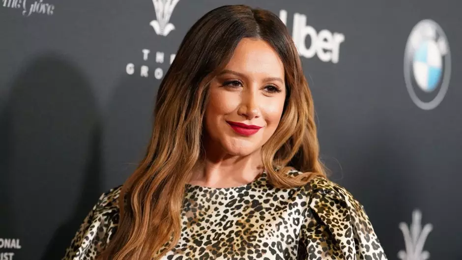 ashley-tisdale-enceinte-bébé-placard