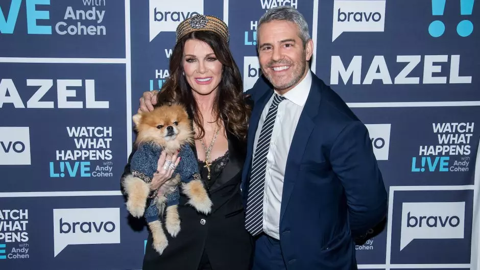 Andy Cohen anamjibu Lisa Vanderpump akiwaacha akina mama wa nyumbani halisi wa urafiki wa beverly hills