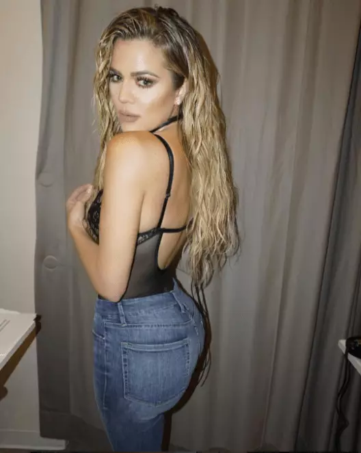 Khloe kardashian တင်ပါး ၂