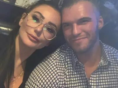 JWoww ndi Boyfriend Zach Amawoneka 'Osangalala Kwambiri' Ali Kukadya 8773_2