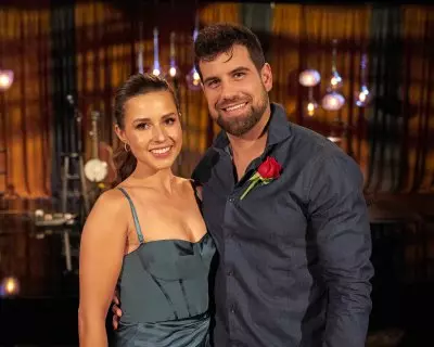 Patrimonio neto de Blake Moynes de Bachelorette: trabajo, administrador de vida silvestre