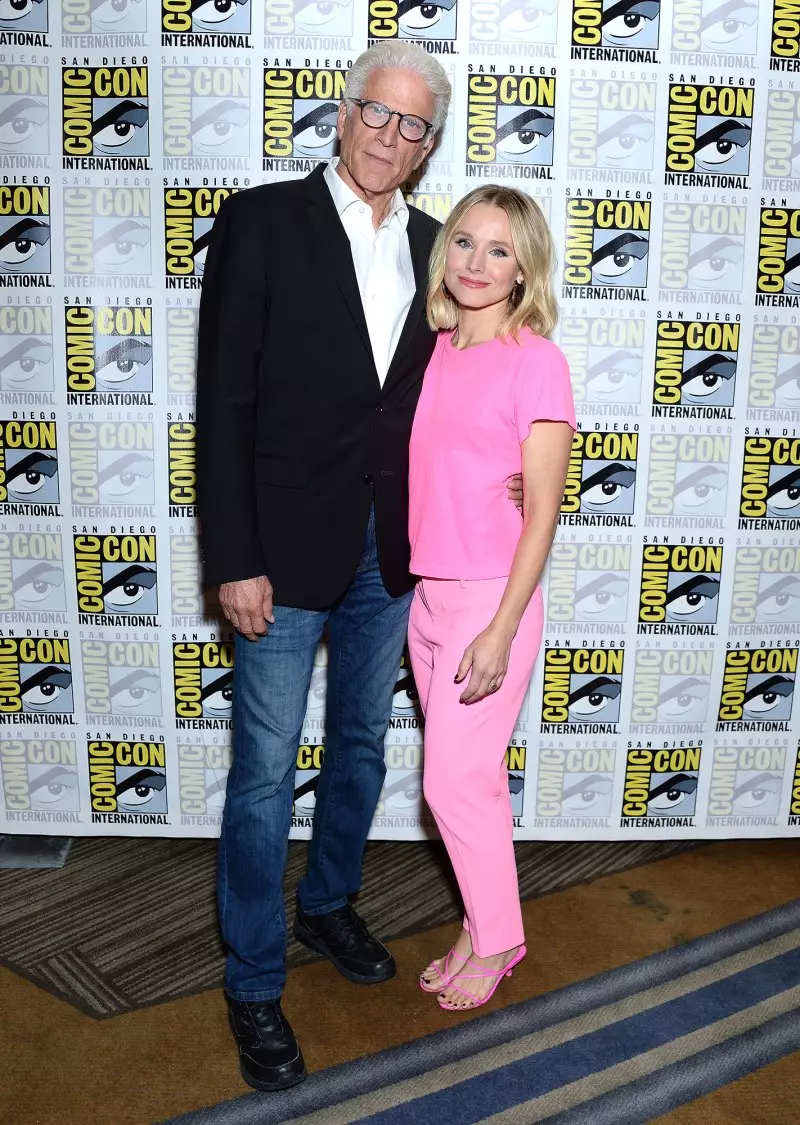 Ted Danson සහ Kristen Bell Short Girl අගය කිරීමේ දිනය