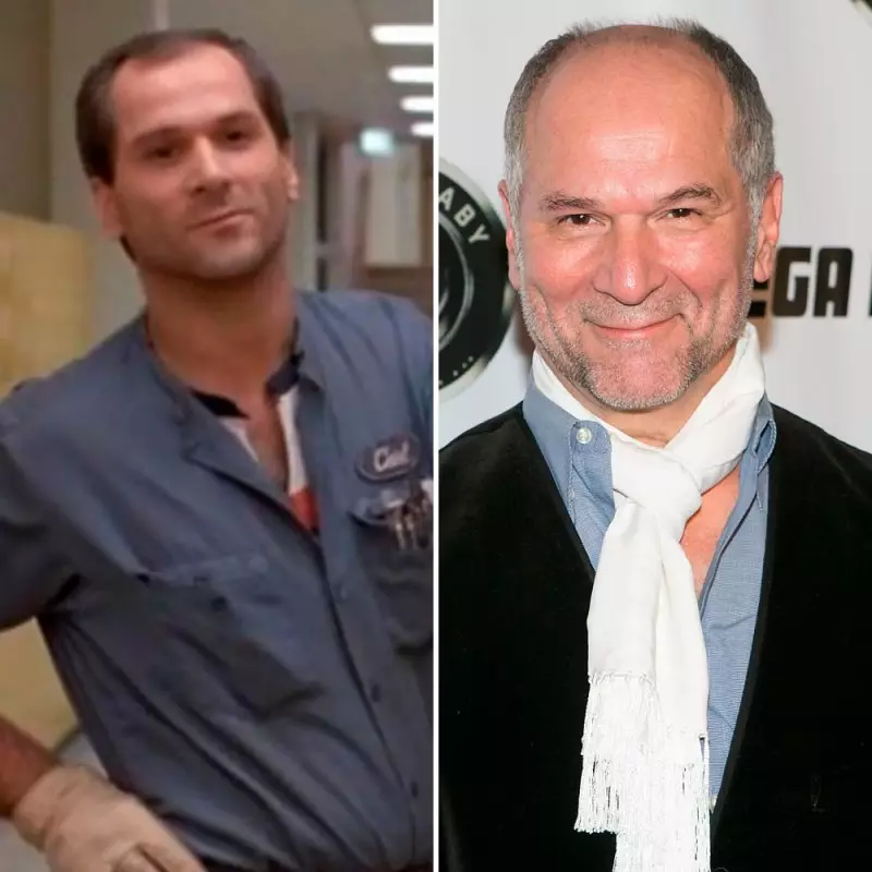 John kapelos səhər yeməyi klubu