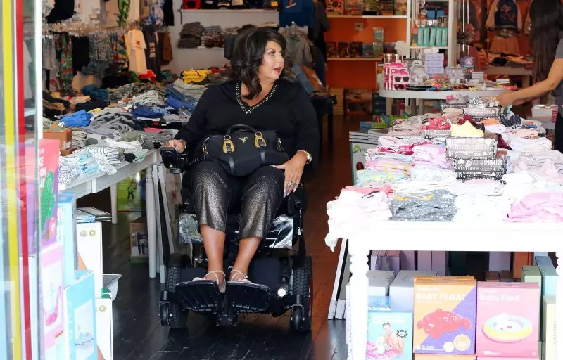 Abby Lee Miller, Los Angeles'ta Alışveriş Yapmaktan Daha Sağlıklı Göründüğünü Gördü