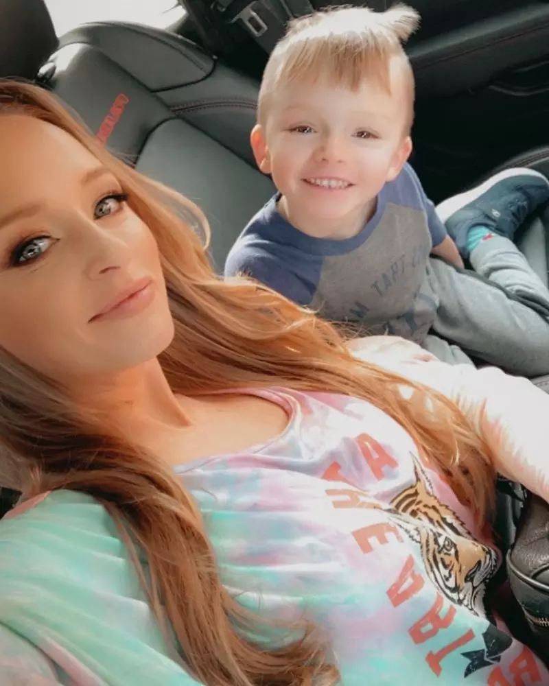 Maci Bookout 工作 青少年 妈妈 侧面 喧嚣