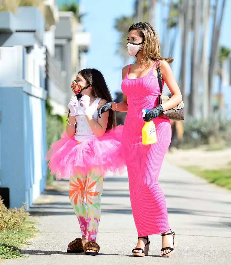 Farrah Abraham jeung putri Sophia leumpang dina outfits tutu pink cocog