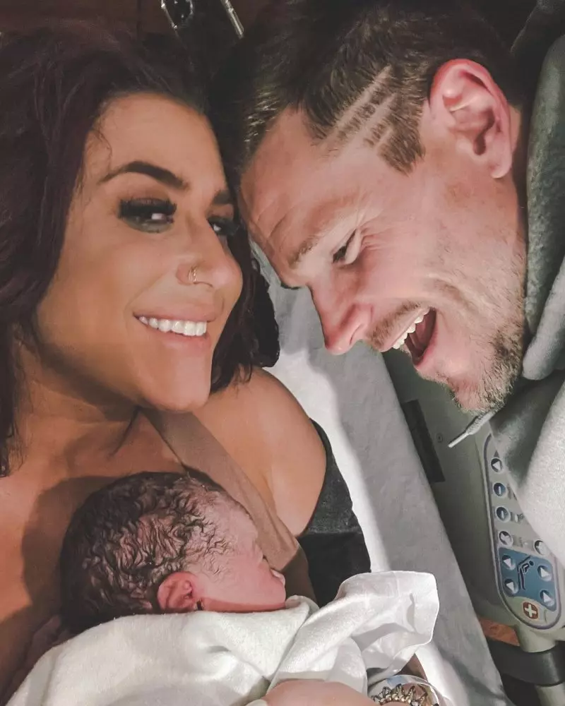 Chelsea Houska lánya, Walker June DeBoer Fotók: Baby No. 4