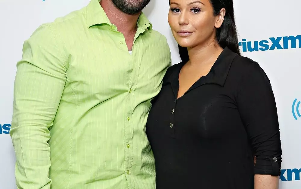 'Jersey Shore'-Star Jenni "JWoww" Farley und Roger Mathews teilen süßen Schnappschuss vom neugeborenen Sohn! - Leben & Stil