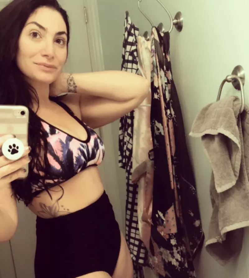 Izithombe ze-Deena Cortese Swimsuit