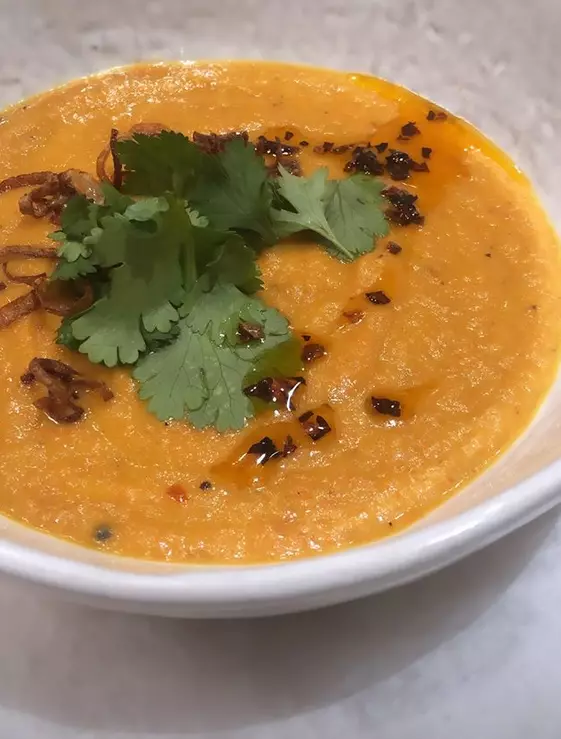 hrissy-teigen-sweet-carrot-soupe