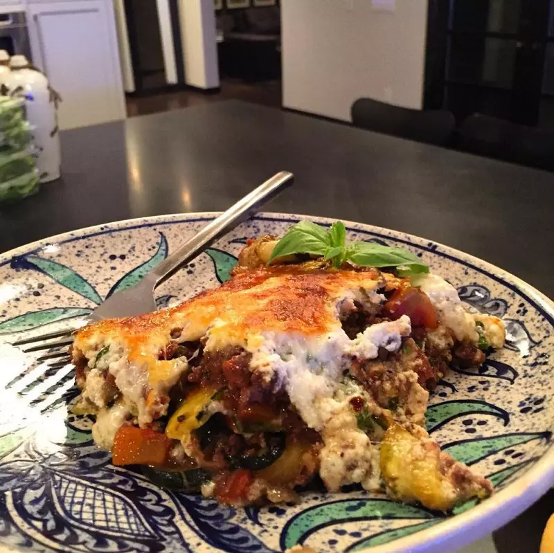 Chrissy-Teigen-courgette-lasagne-nov-2015