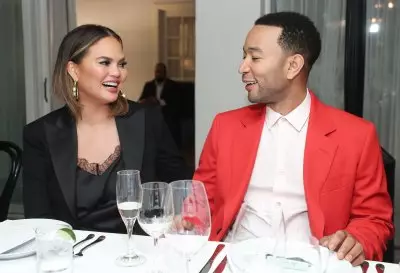 Chrissy Teigen, Jimmy Kimmel'den Önce Instagram'da John Legends Elf Striptiz Dansı Yapıyor