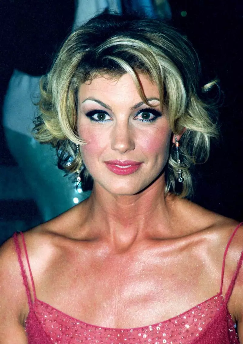 Faith Hill o'sha paytda va hozir plastik jarrohlik