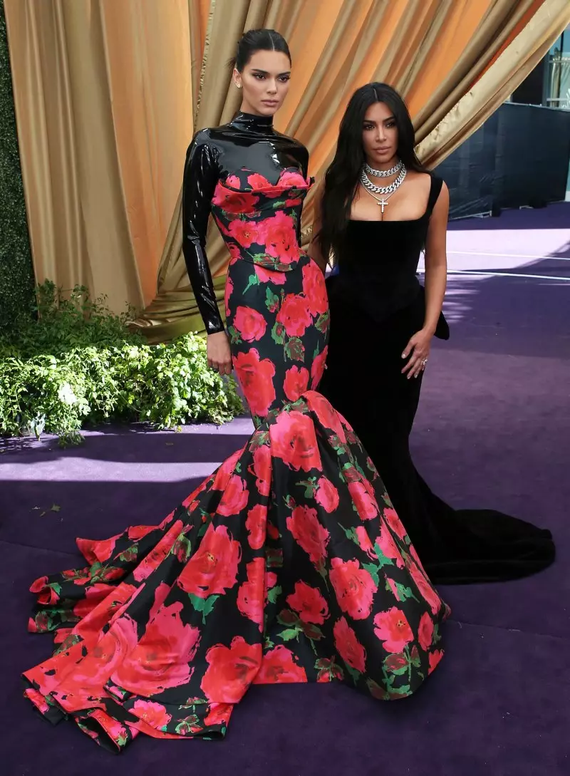 Kendall Jenner Kim Kardashian EMMYS 2019 m