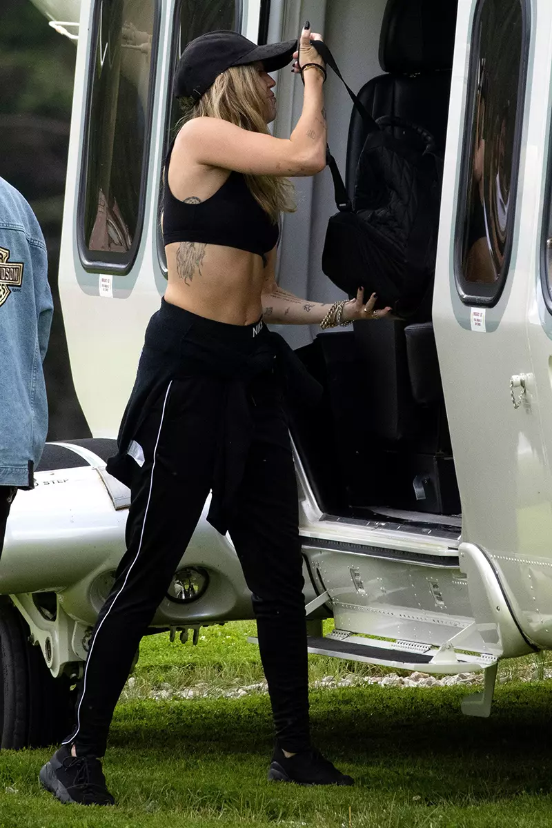 Miley Cyrus Kaitlynn Carter Trực thăng Ride